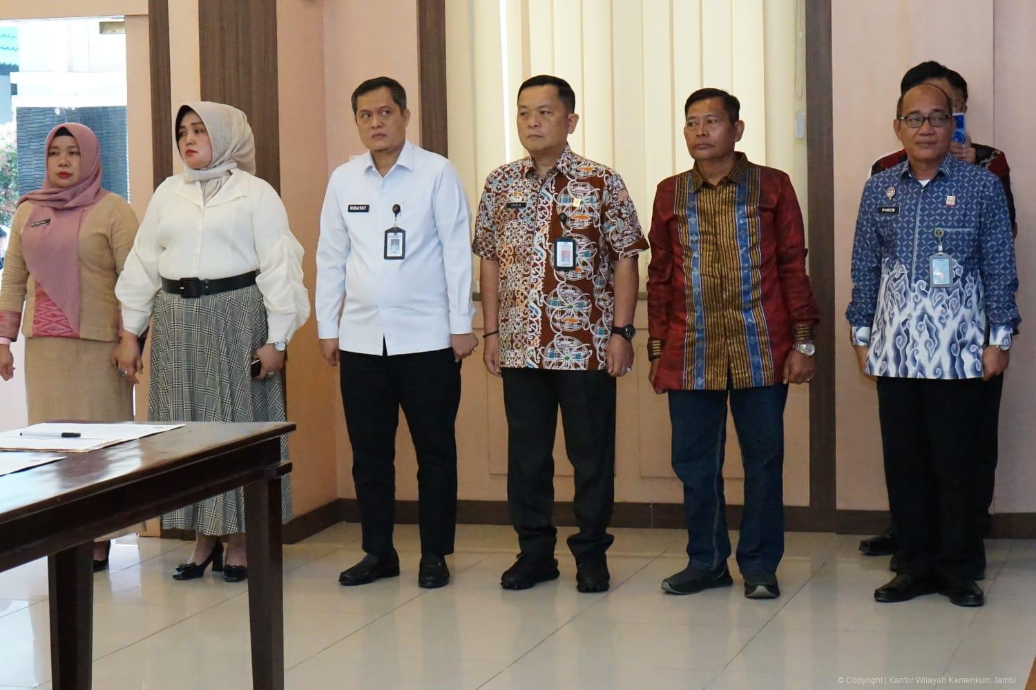 Kakanwil Kemenkum Jambi, Idris Hadiri Pelantikan Pejabat di Lingkungan Kanwil Ditjen Imigrasi Jambi